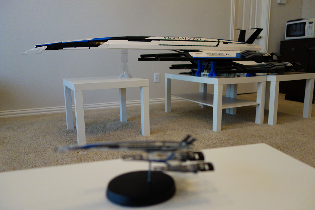 This Fan-Made Lego Normandy SR-2 is Eight-Feet of Awesome | et geekera